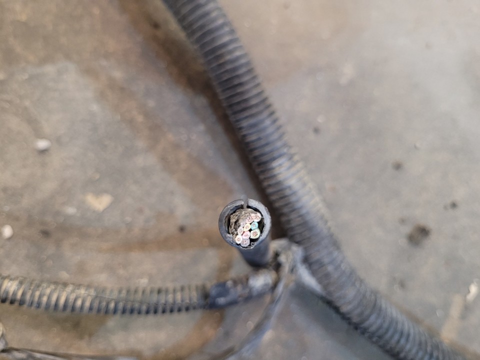 2003-2007 Chevy GMC Silverado Sierra 2500HD 6.0 LS Engine Bay Wiring ...