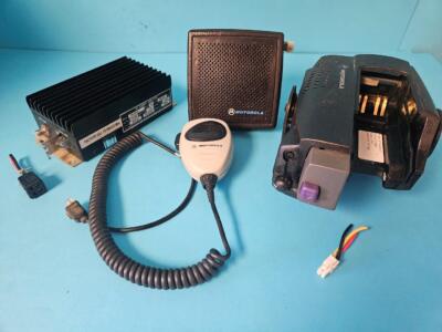 MOTOROLA XTS/MTP VEHICULAR ADAPTER NTN8560 N2001A W/ POWER AMPLIFIER ...