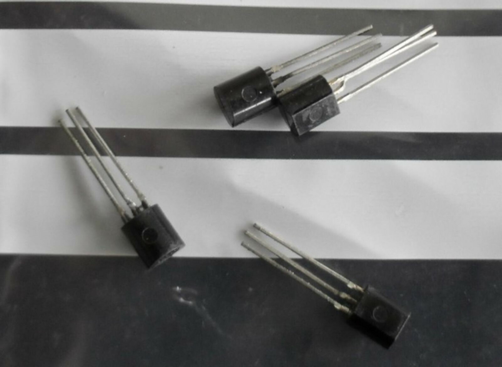 BF158 - BF167 - BF180 - BF198 - BF199 - BF233 TRANSISTOR NPN (x2) (x4 ...