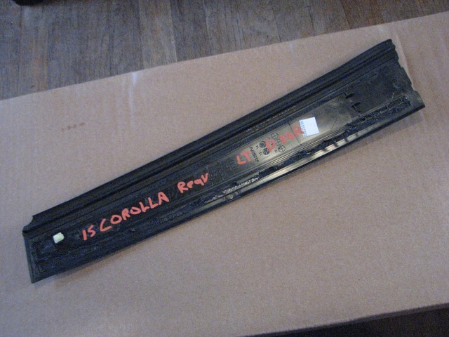 TOYOTA OEM Front Door-Applique Clip 757920R010 for sale online | eBay