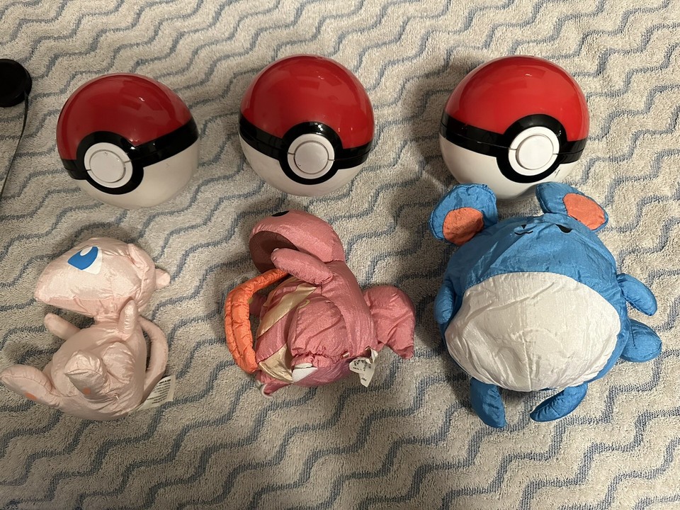 1998 Vintage Hasbro Pokemon Pop-Open Pokeball Plush Lot Marill, Mew ...