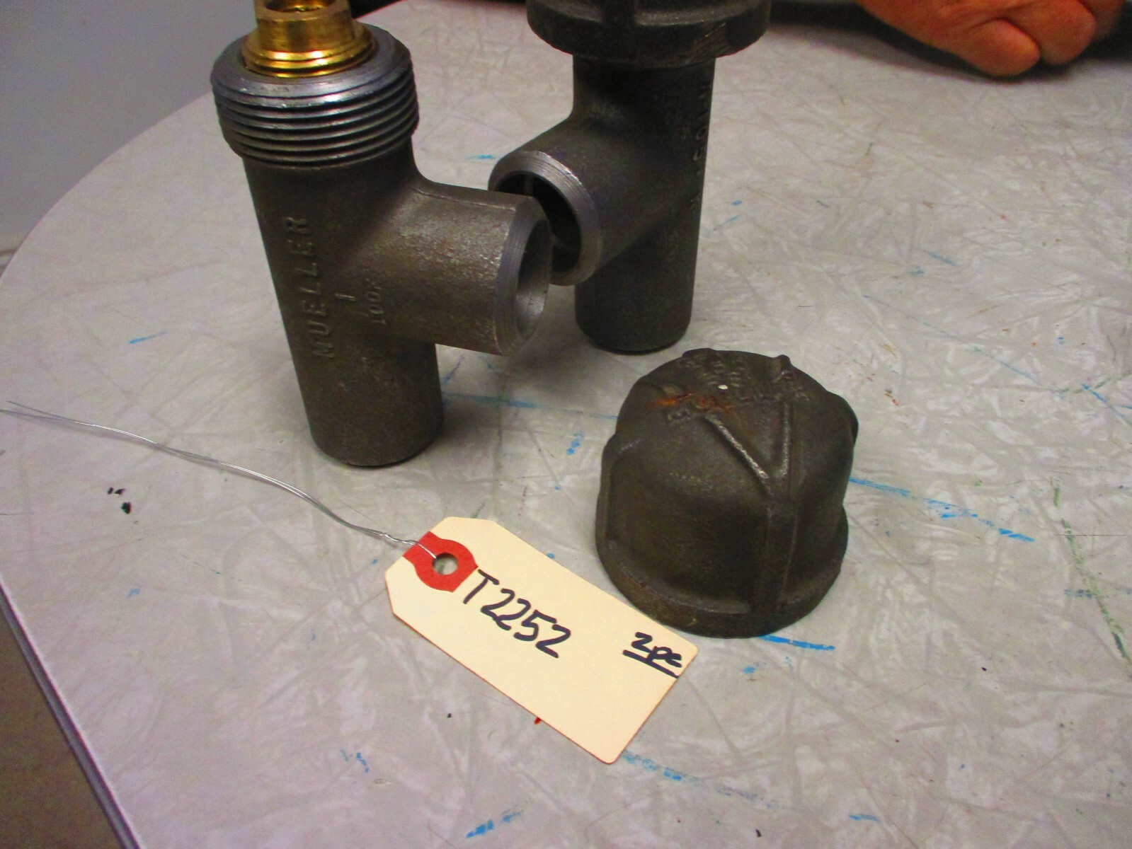 MUELLER H-17650 1" x 1" 250 psig NO-BLO Service Stop Tee Welding Type ...