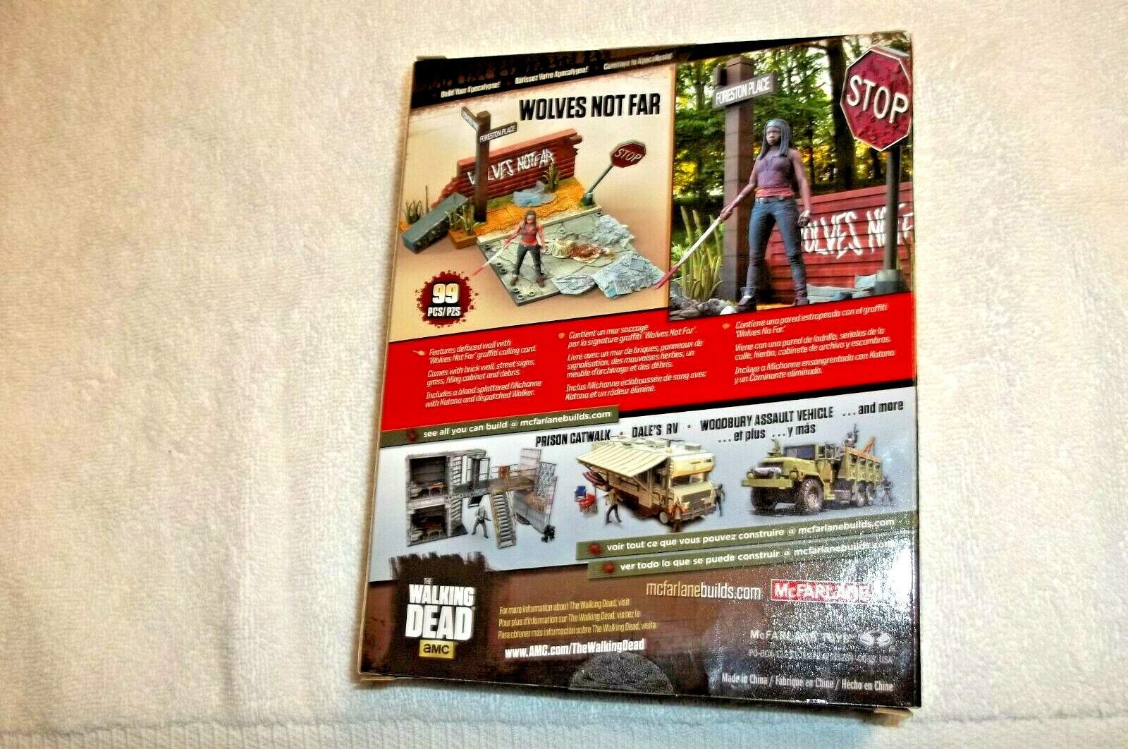 The Walking Dead Wolves Not Far Building Set 14649 McFarlane w 3 ...