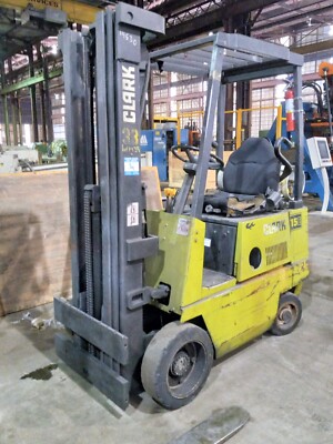 Forklifts - 3 000 Lb