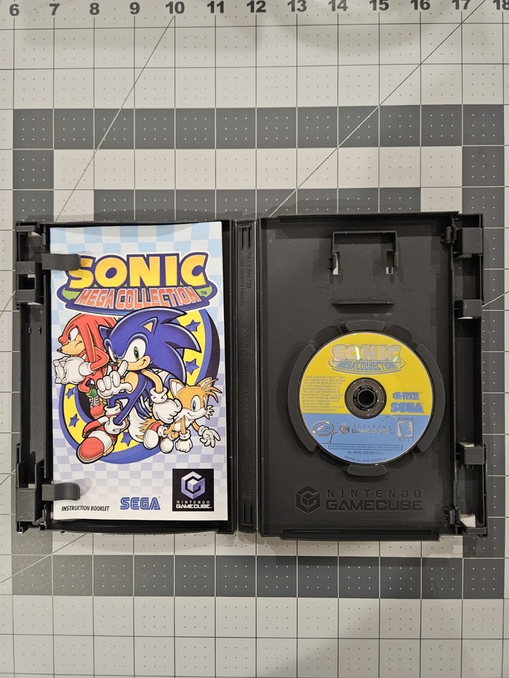 Nintendo GameCube Lot Resident Evil, Viewtiful Joe, Sonic Mega ...