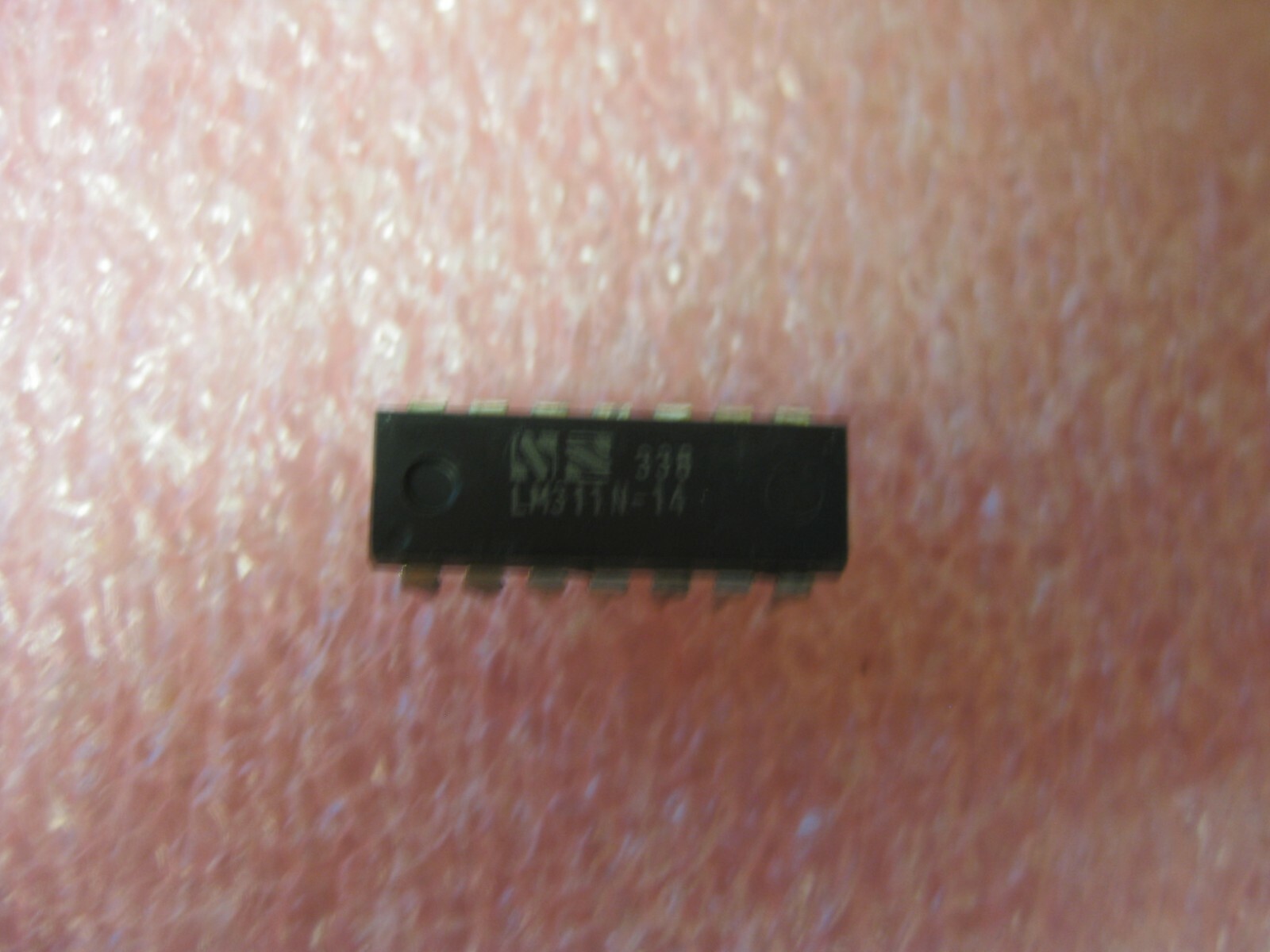 LM311N-14 IC COMPARATOR BI-POLAR 14-PIN DIP (LOT OF 2) | eBay