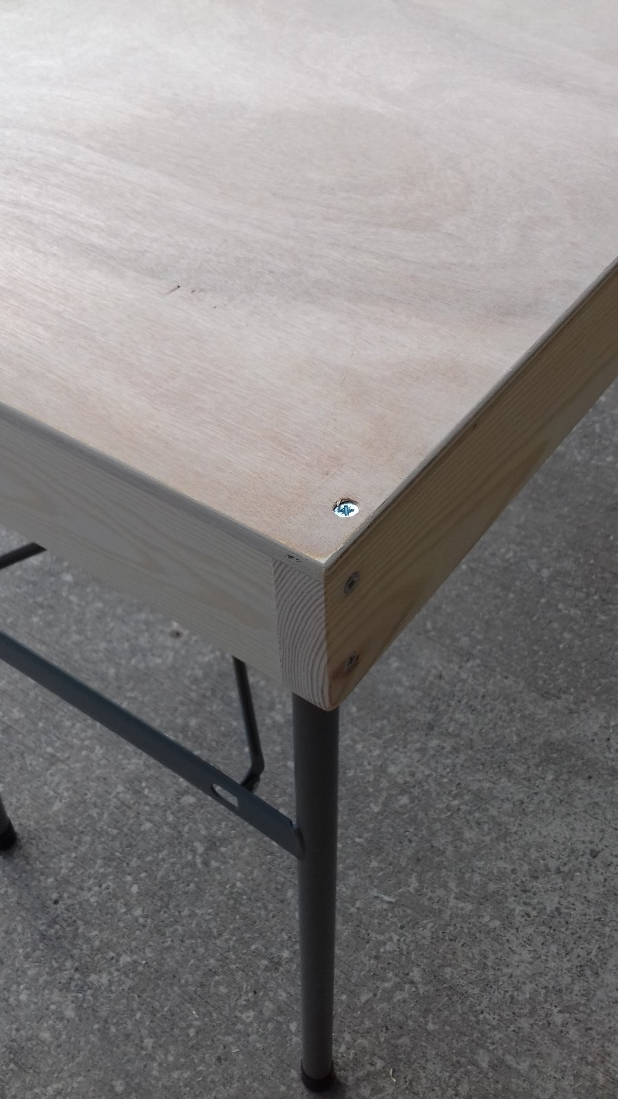 N Gauge Model Railway Baseboard Plywood Top with Metal Folding Legs 4ft ...