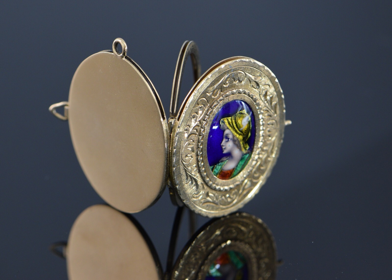 14K Gold Photo Locket Pendant with French Enamel Rena… - Gem