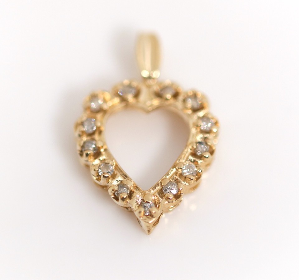 14kt - 585 Yellow Gold Pendant Heart Shape + 13 Diamonds approx. 0.2ct ...