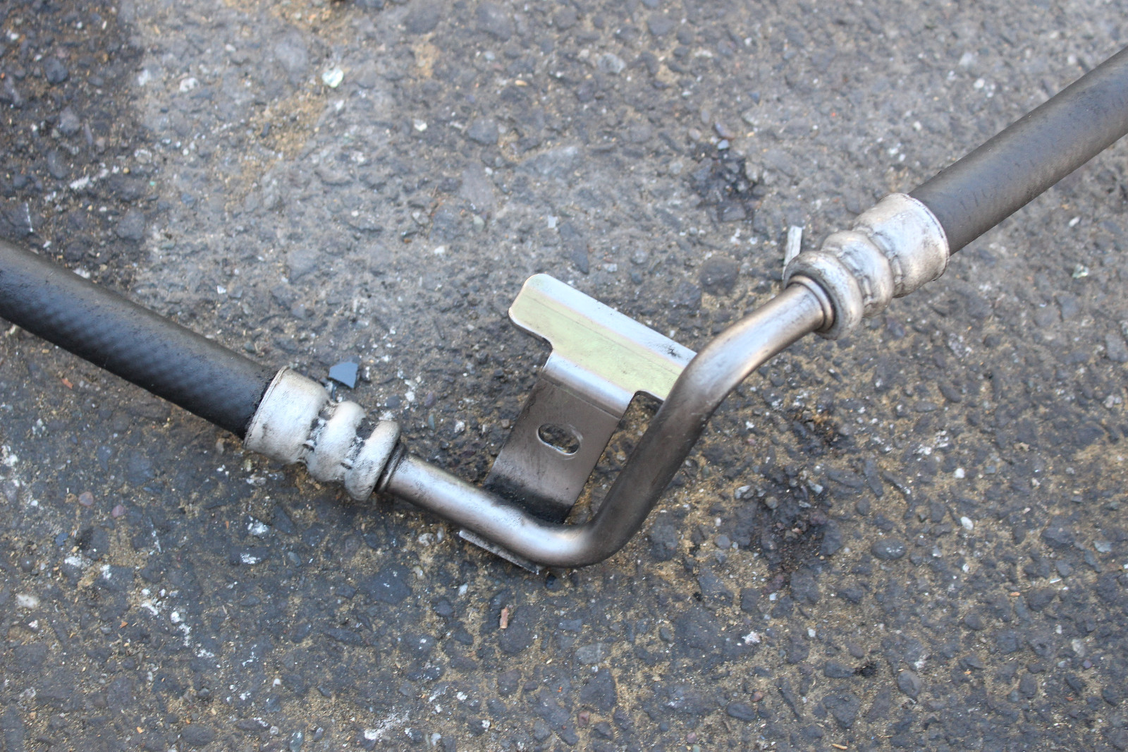 2004-2007 BMW 530i POWER STEERING RETURN HOSE C524 | eBay