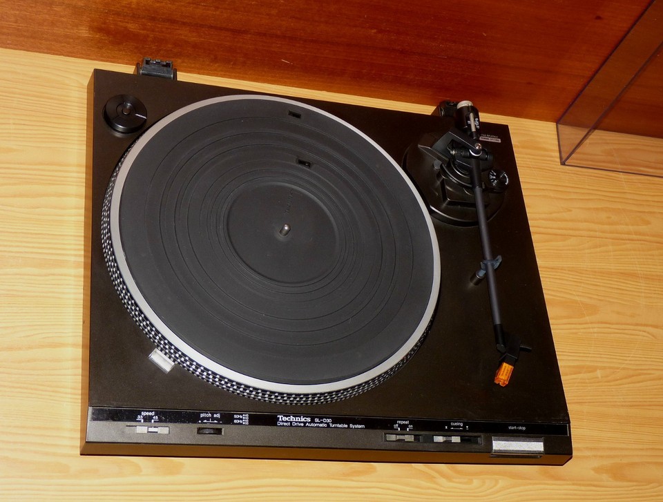 Technics SL-D30 - Plattenspieler/ Turntable - Direct Drive Full ...
