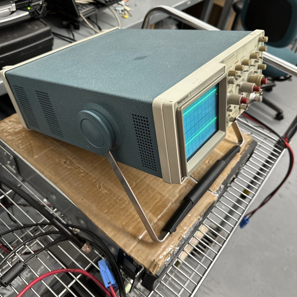 Tektronix 2235 100-MHz Oscilloscope Laboratory Benchtop Portable ...