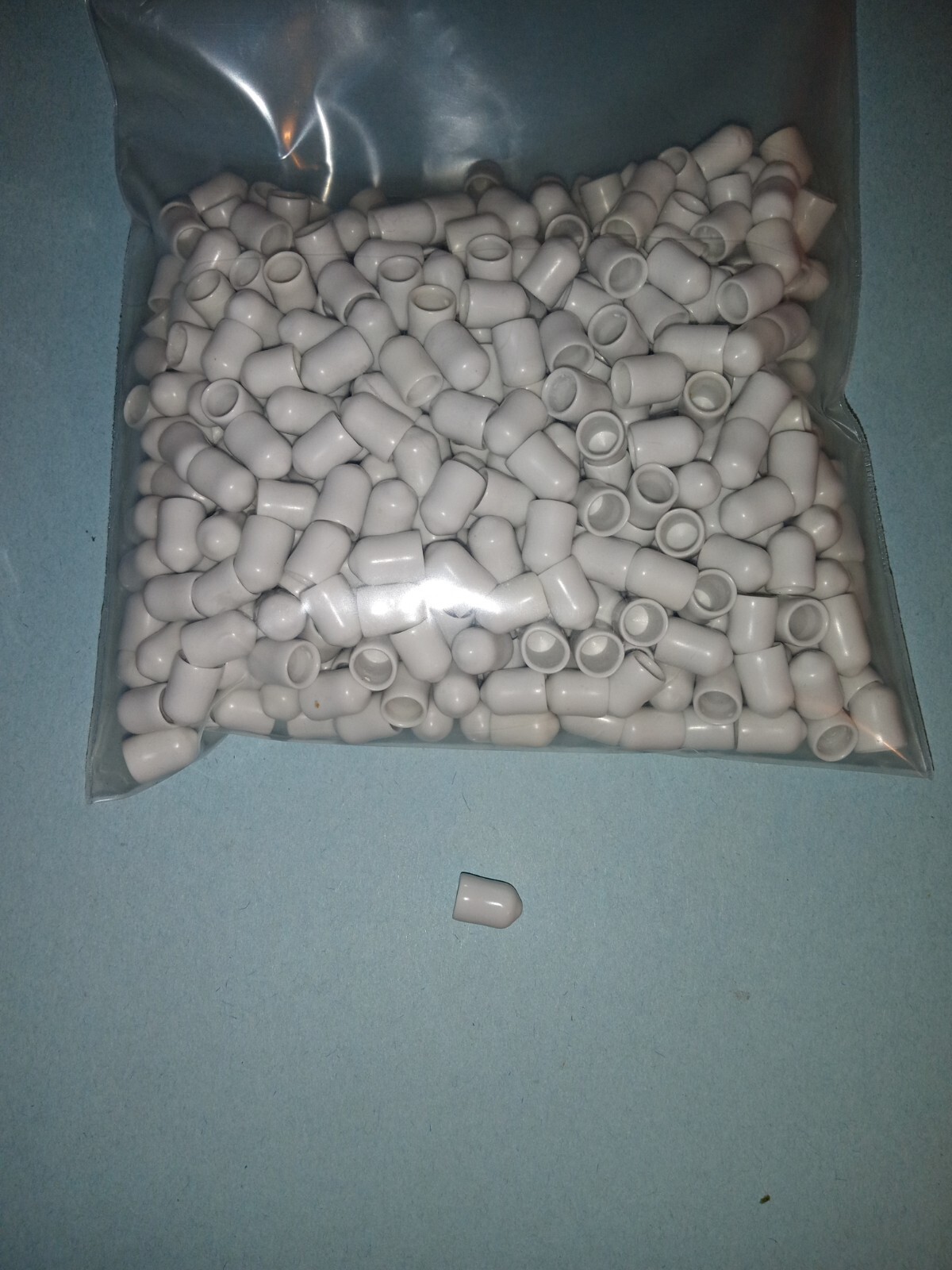 Lot of (500) ClosetMaid End Caps size Large - Loose no packaging | eBay