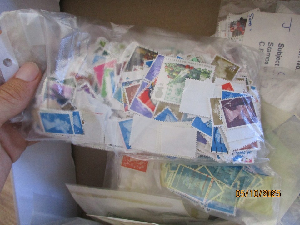 ESTATE: UK accumulartion 100's Mint & Used amazing mix of issu FREE ...