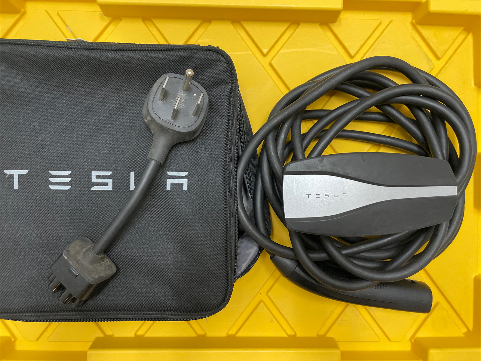 Tesla Gen 2 charger Universal Mobile Connector UMC charging cable 250v ...