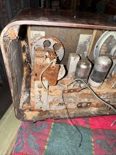 vintage PHILCO RADIO ~ model 49-640 Code 121 ~ No Cord , Not Tested ...