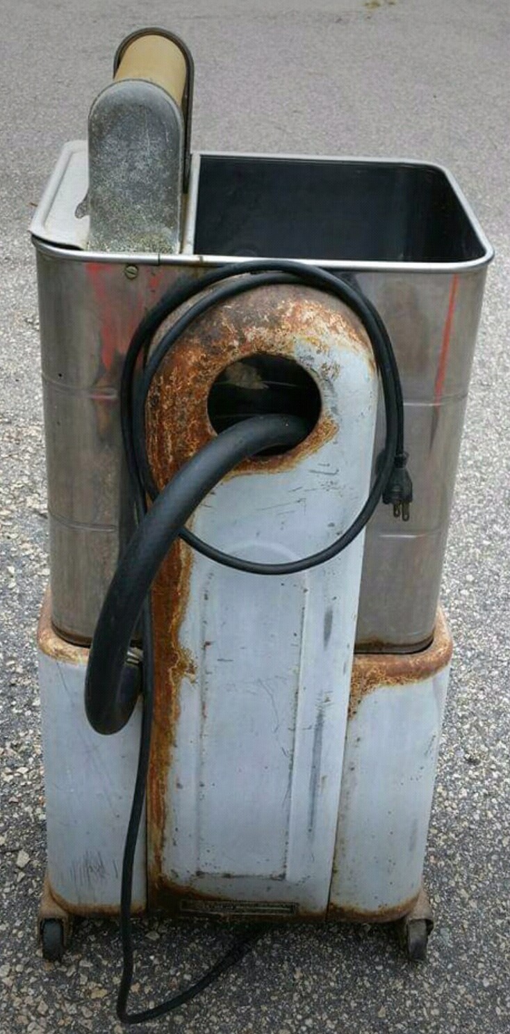 VINTAGE MONITOR PORTABLE OLD ELECTRIC WASHING MACHINE WITH HAND WRINGER ...