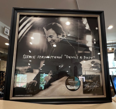 BRUCE SPRINGSTEEN SIGNED CD - DEVILS & DUST + BACKSTAGE PASS 2005 TOUR ...