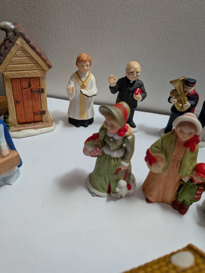 1990 Lefton Lot Of 15 Colonial Village Pieces Doc, Nurse, Band ...