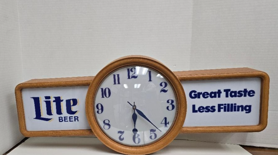 Vintage Working Miller Lite Lighted Bar Sign and Clock - In mint ...