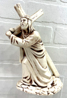 Statues & Figures - Jesus Carrying