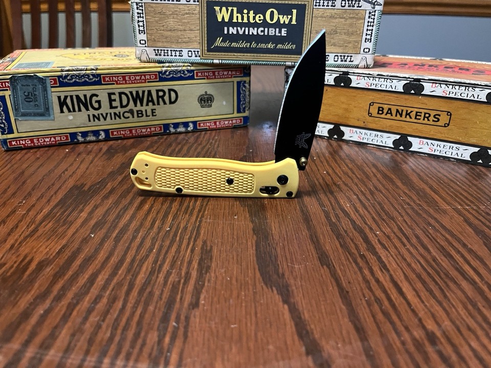 Benchmade Blue Class 535 Bugout Axis Folder Black Blade Yellow Handle ...