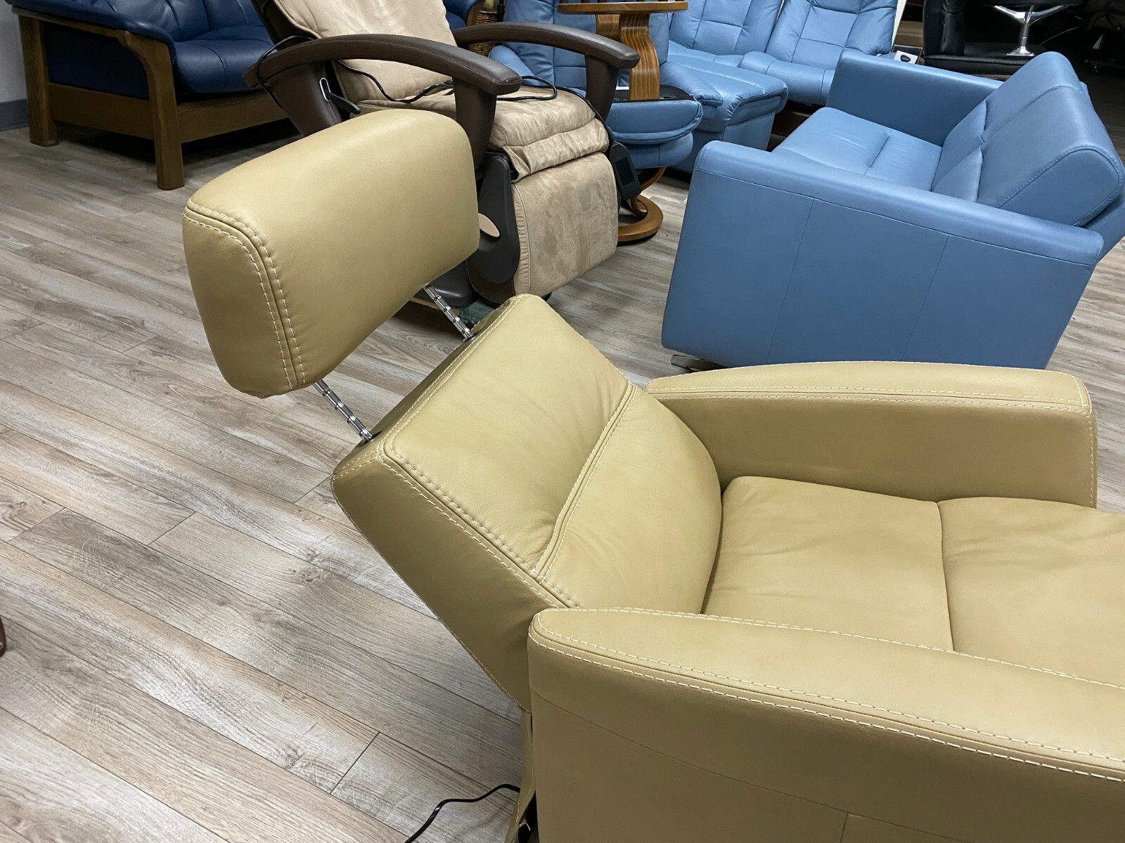 IMG Divani RM225 Medium Power Relaxer Recliner Chair Trend T408 Sand ...