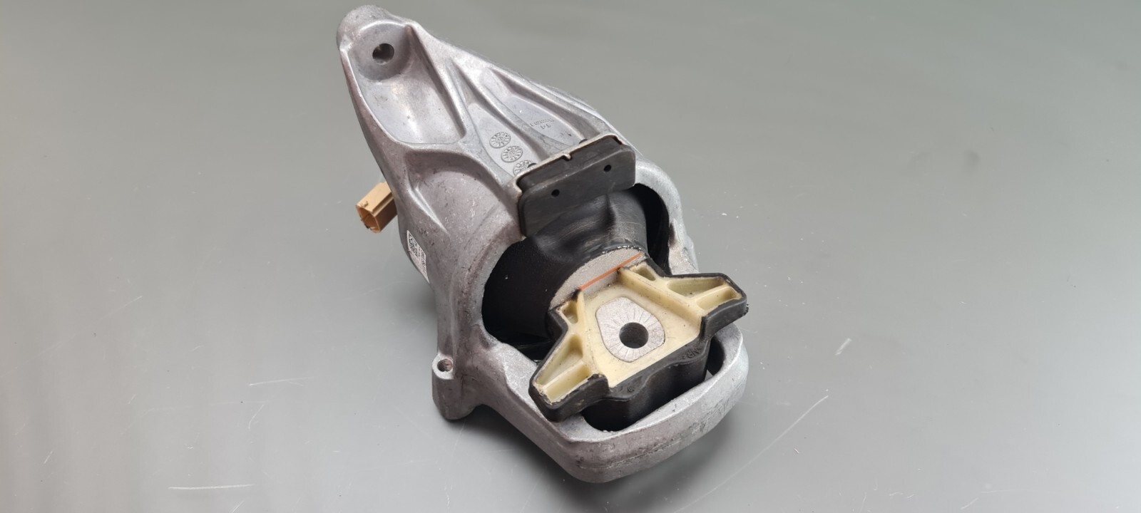 Original Audi A4 B9 Engine Mount Bearing Block Left 8W0199371AT | eBay