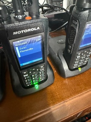 Motorola Mototrbo R7 UHF Two-Way Radio - Preowned - Full Front Panel ...