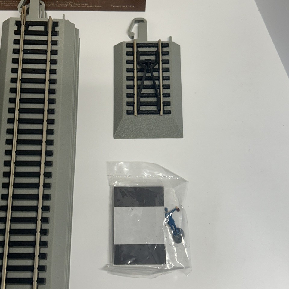 Lot of 19 Bachmann HO Scale EZ Track Left Hand Switches Straights ...