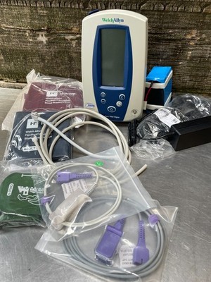 Welch Allyn 420 Spot Vital Signs Monitor 42NOB w Cuffs, SpO2, & Power ...