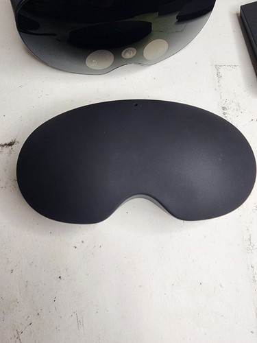 Meta Quest Pro 256GB VR Headset Black W/Controllers and Charging ...