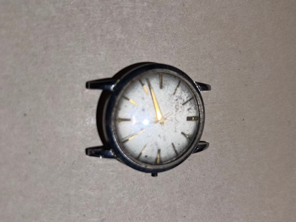 Seiko Laurel Vintage 1970s Men's Quartz Watch No Crown, Not Working ...