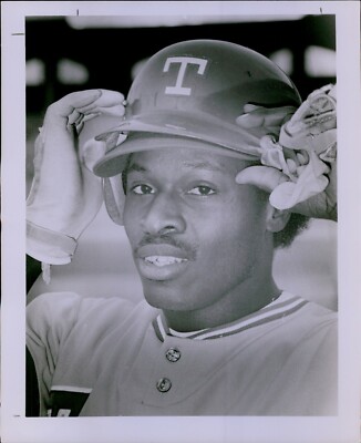 LG819 1976 Original Ronald Mrowiec Photo LENNY RANDLE Texas Rangers ...