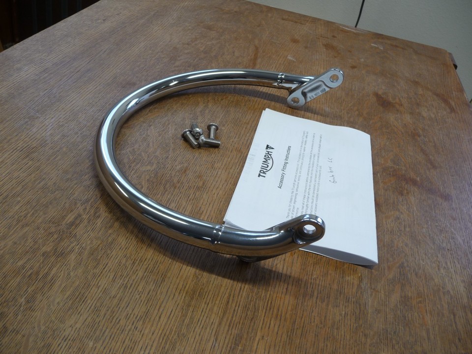 Triumph Bonneville T120 16-22 + OEM Accessory Chrome grab bar rail ...