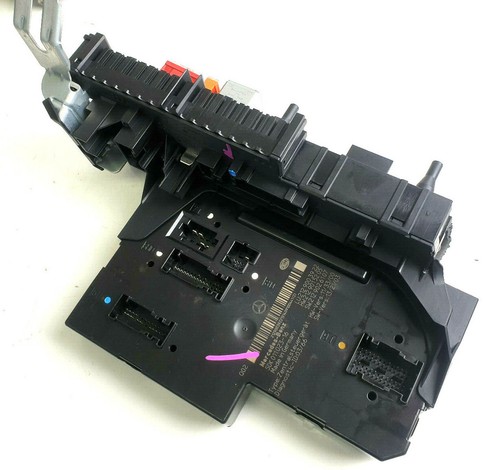 MERCEDES E-CLASS E220 W212 2013- FACELIFT / REAR SAM UNIT FUSE BOX ...
