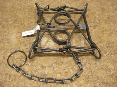 Duke No. 220 Body Trap Raccoon Fox Fisher Groundhog Beaver Traps 7" Jaw ...