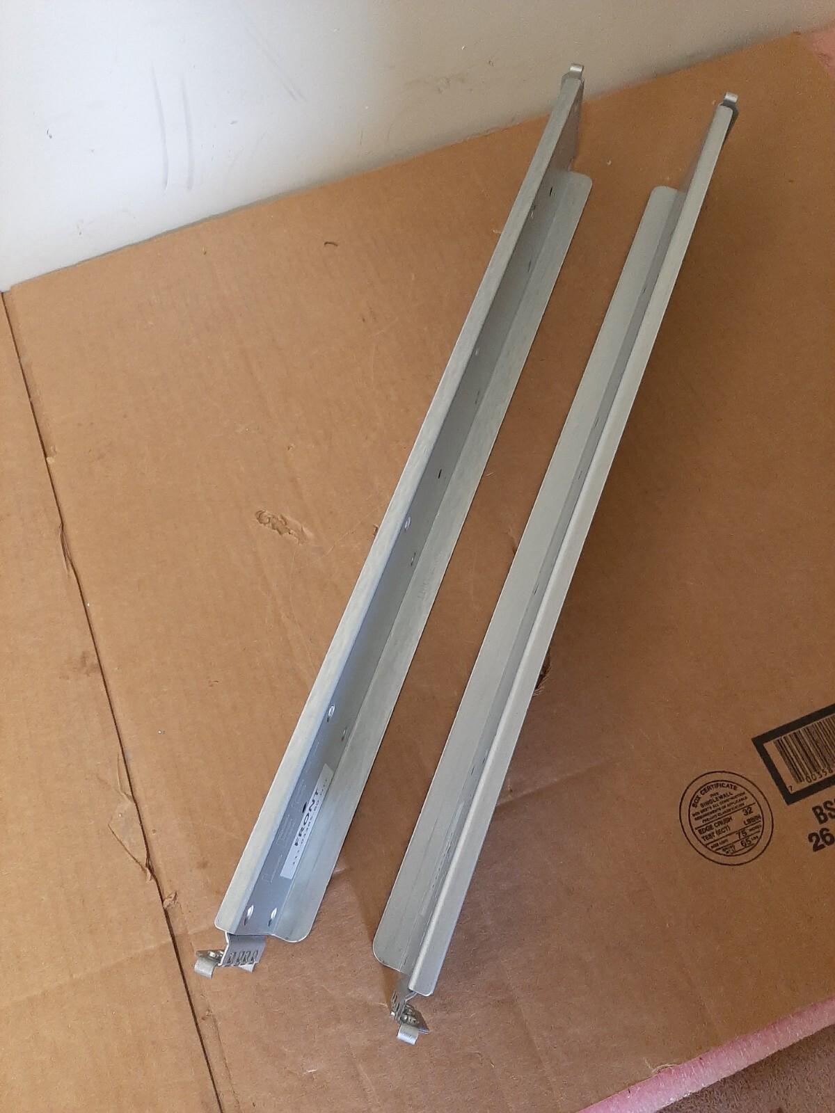 NETAPP SuperRail L Bracket 4 post Universal Square Hole ADJUSTABLE RAIL ...