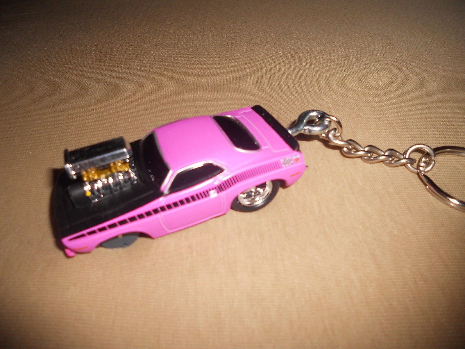 1970 PLYMOUTH BARRACUDA 'CUDA DIECAST MODEL TOY CAR KEYCHAIN KEYRING ...