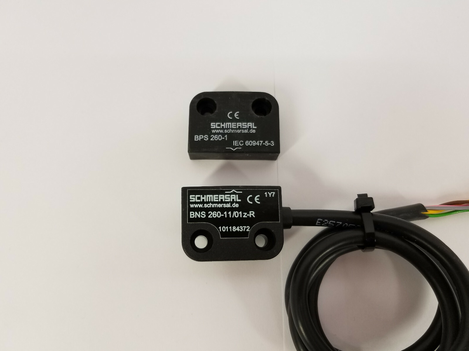 SCHMERSAL BNS 260-11/01z-R w/ BPS 260-1 Magnetic Safety Switch Sensor ...