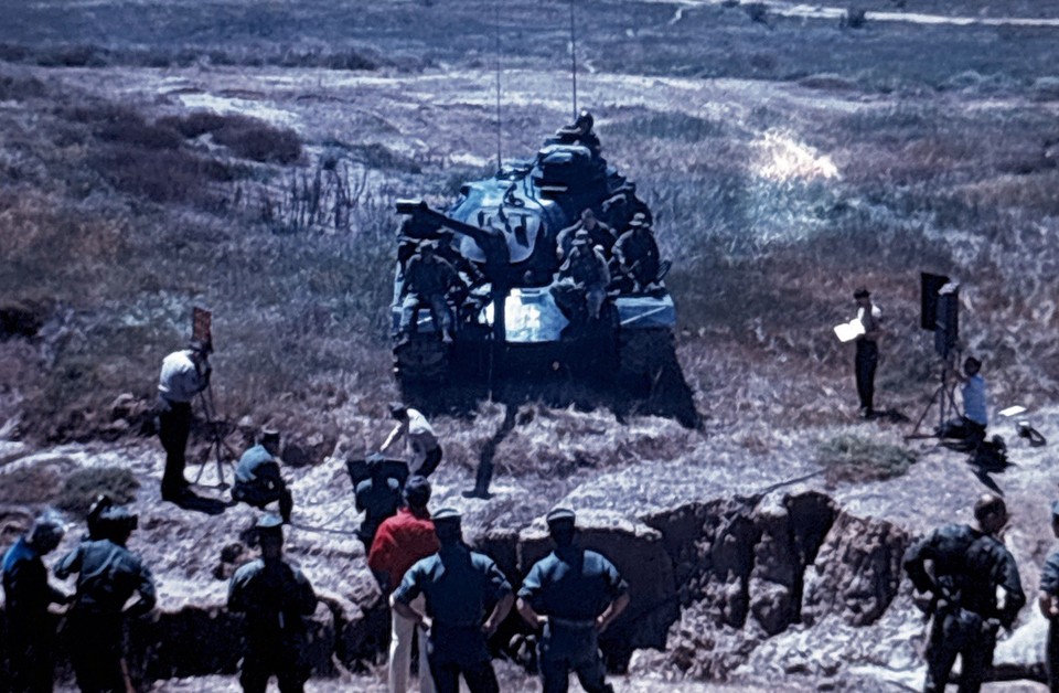 Lot Of 600 Slides Photos Negatives / Vietnam / Disneyland /Cheesecake ...