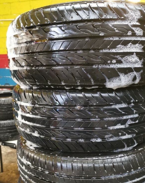 2354018 FULLRUN 235 40 18 95W XL FRUN TWO Used Part Worn 6.4mm x 2 ...