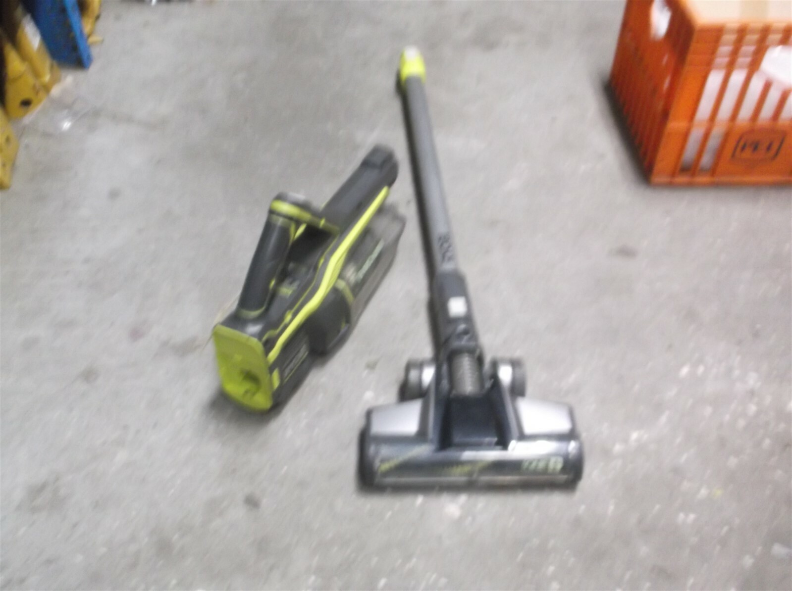 Ryobi P7181 18V Compact Brushless Stick Vacuum (Tool Only ...