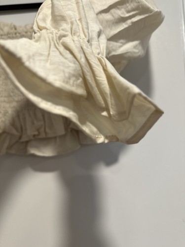 Brandy Melville Milk Maid Top. S puff sleeves, lettuce-edge ruffle ...