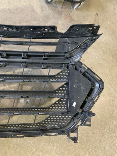 2018 Chevrolet Traverse OEM Front Grille Gold Bowtie 23376132 23376131 ...