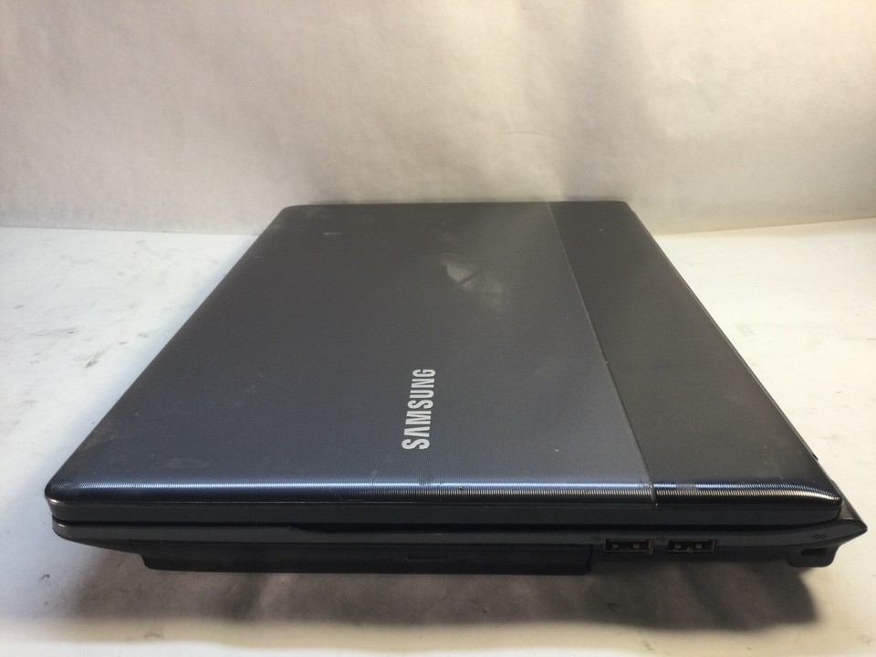 Samsung NP300E4C 13" Laptop Intel Core i3 2nd Gen - POWERS OFF AND ON ...
