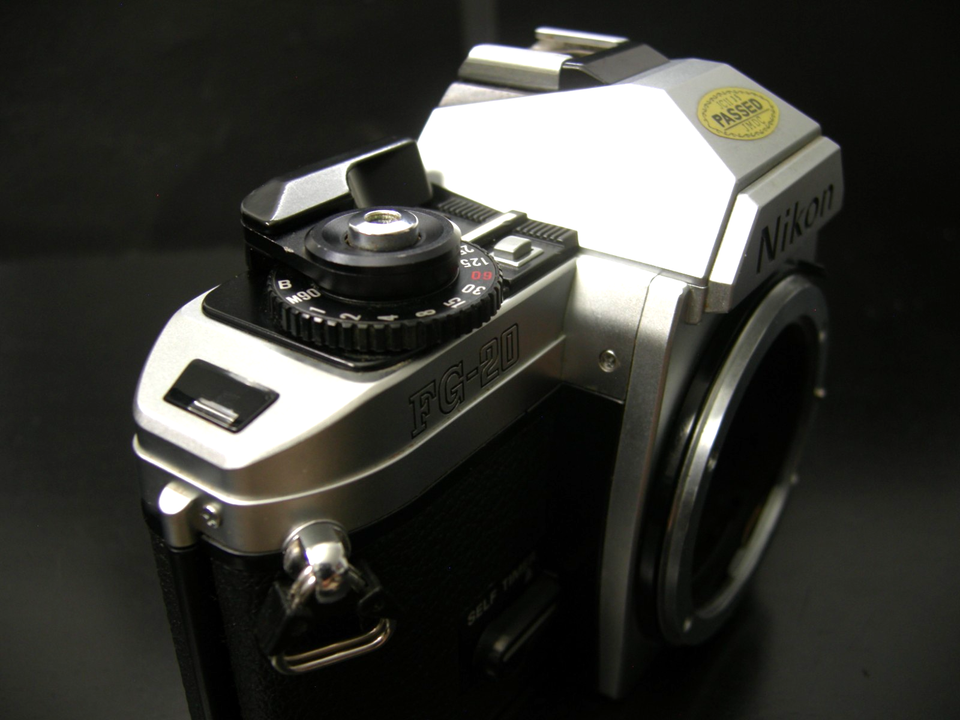 EXCELLENT NIKON FG-20 35mm SLR Film Camera Body LIGHT METER WORKS ...