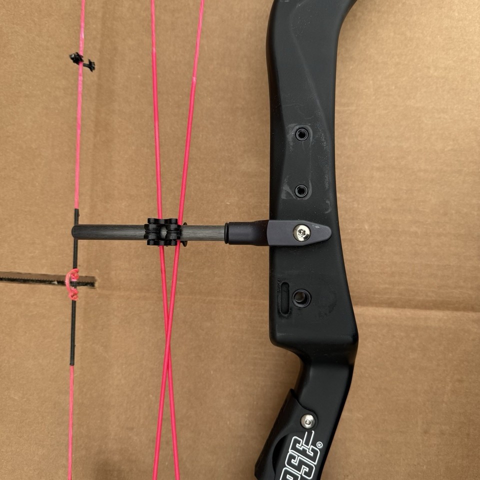 PSE Carbon Levitate RH Compound Bow 70lb Adjustable Draw | eBay