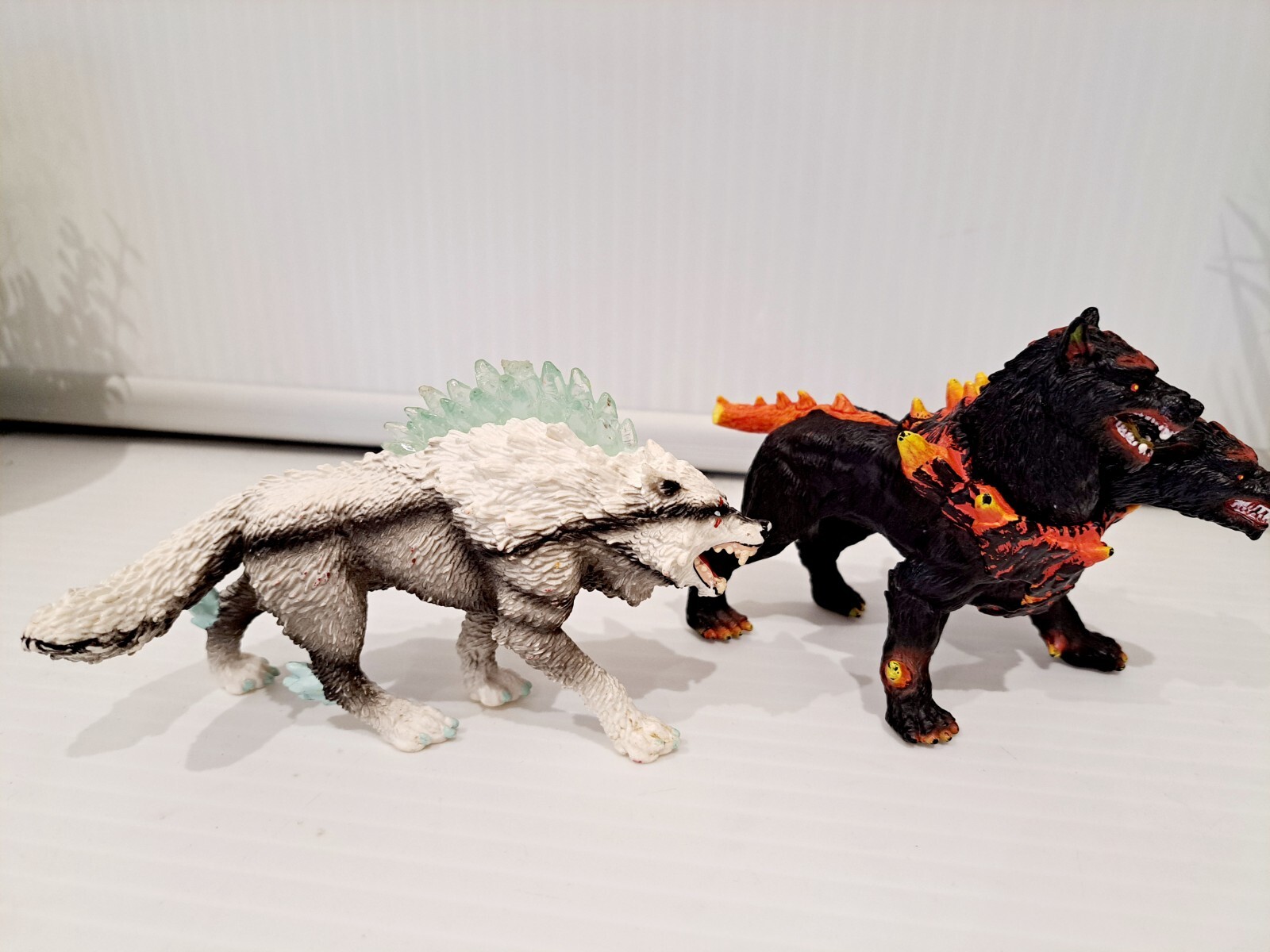 Schleich Eldrador Creatures ICE WORLD SNOW WOLF FIGURE & Double Headed ...