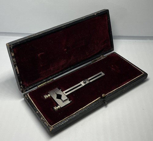 VINTAGE PRECISION ADJUSTING VICE IN ORIGINAL BOX WATCHMAKER JEWELER ...